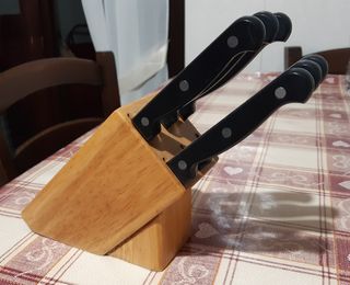 Ceppo legno con 6 coltelli Ikea