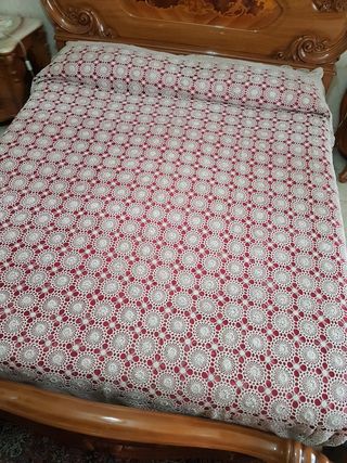 Copriletto matrimoniale all'uncinetto