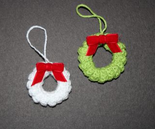 Ghirlanda fatta a mano all'uncinetto