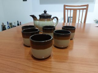 Teiera con tazze