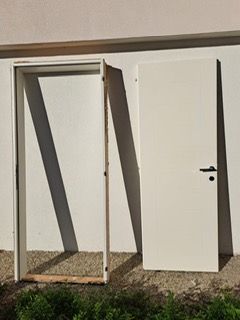 Porte eleganti in legno laccato per interni