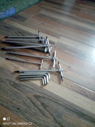 Brugole e chiavi a t