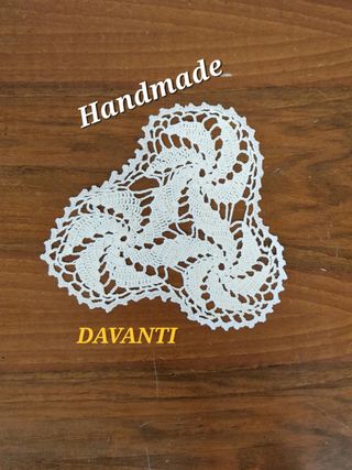 Centrino di filo fatto a mano