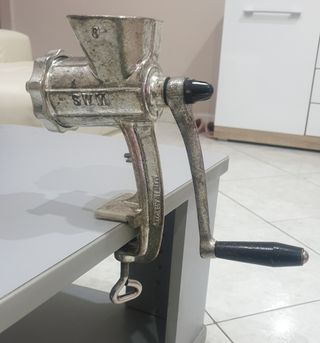 Tritacarne a manovella in acciaio