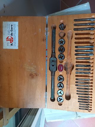 Set di maschi e filiere Vintage