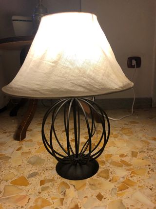 lampada in ferro battuto nera