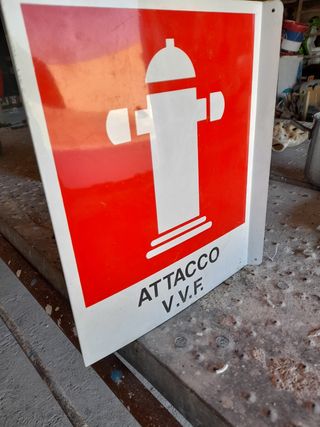 Segnaletica come da foto