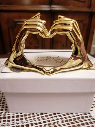 Cuore intreccio di mani soprammobile
