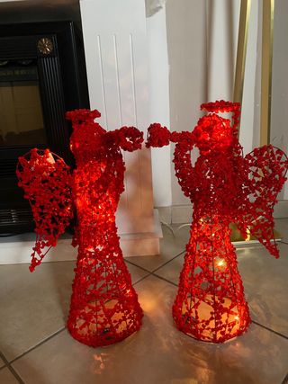 coppia di angeli luminosi