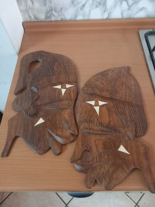 Maschere etniche in legno