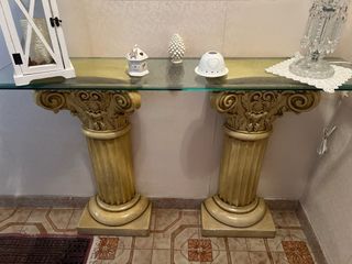 ingresso , capitelli in gesso