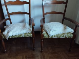 DUE POLTRONCINE DA CAMERA IN LEGNO E STOFFA