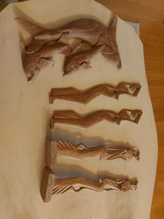 Statuette in legno