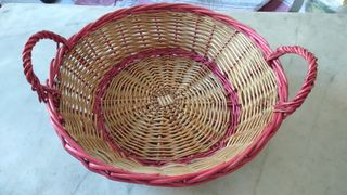 Cesto rotondo svasato in vimini o midollino con ma