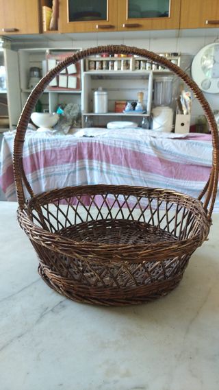 Cesto rotondo in vimini con manico legno vintage