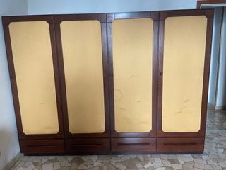 Armadio a quattro ante