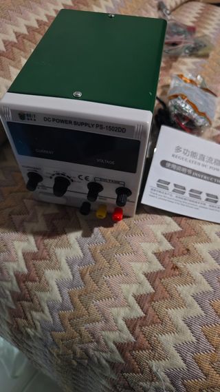 Alimentatore regolabile 15V 2A