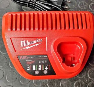 caricabatterie M12 milwaukee originale