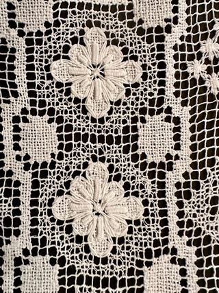 antico centrotavola in filet