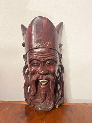 Maschera in legno orientale