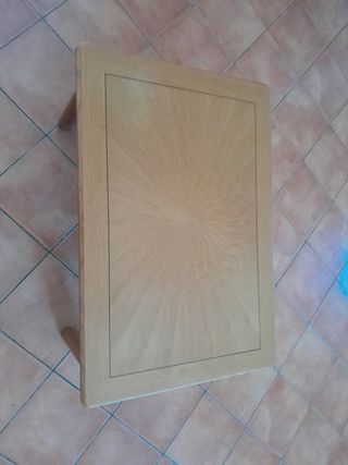 Tavolinetto in legno