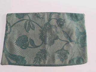 Copricuscini realizzati a mano