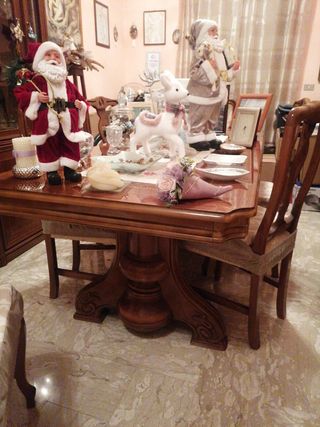 Tavolo da soggiorno con sedie o senza