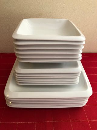 Set piatti quadrati