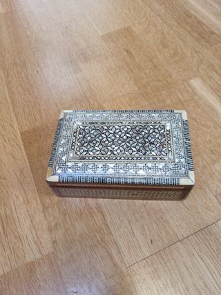 Cofanetto in legno e madreperla