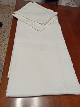 Lenzuolo matrimoniale ricamato