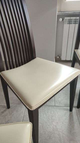 Tavolo per sala con sedie