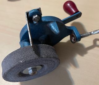 Smerigliatrice manuale da tavolo