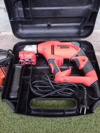 BLACK & DECKER TRAPANO CON LASER