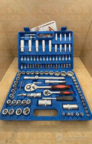 kit attrezzi con valigia