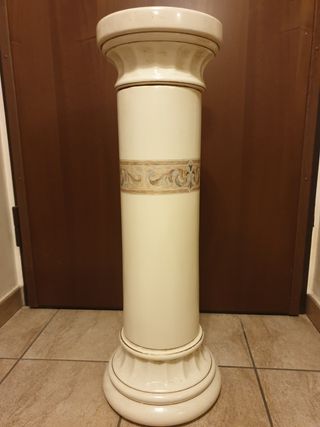 Colonna in ceramica