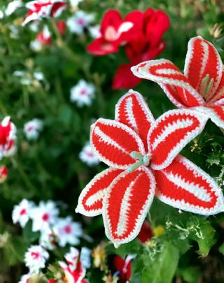 fiori natalizi fatti all’uncinetto