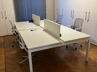 Scrivania con 4 postazioni