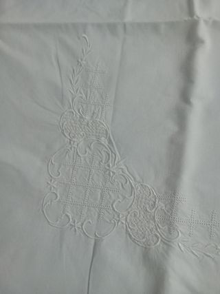 2 cuscinoni ricamati a mano