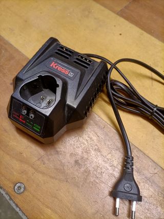 Caricabatteria Kress 12v