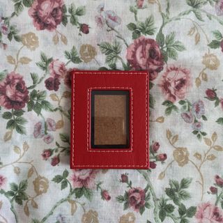 Cornice piccola rosso scuro