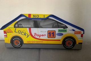 scatola porta giochi a forma di macchina