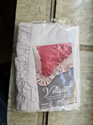 Coppia di federe con volant