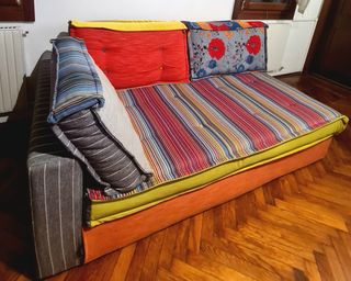 Divano multicolore
