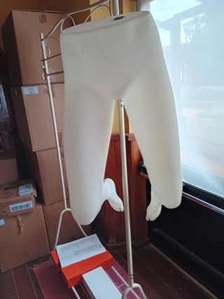 Espositori per pantaloni