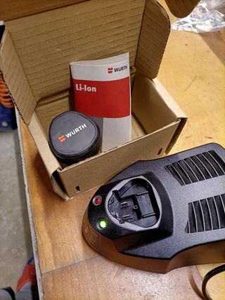 Caricabatteria Wurth + batteria