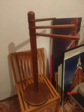 Porta asciugamani in legno da bagno