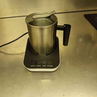 Montalatte  elettrico Wamife