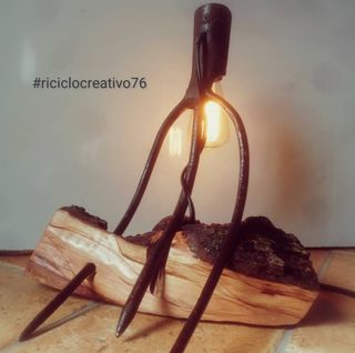 Lampada da tavolo industrial