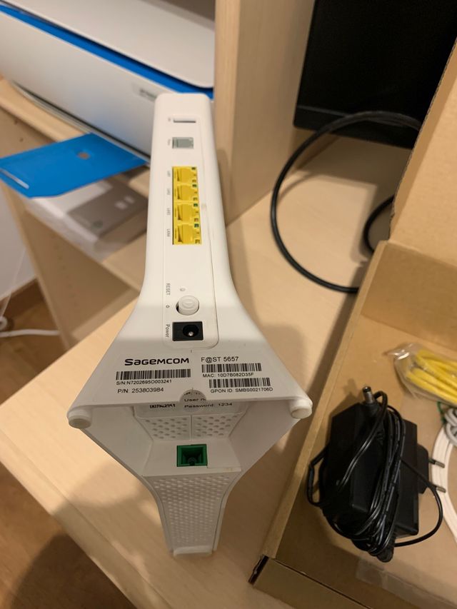 Router Sagemcom FAST 5657 de segunda mano por 15 EUR en Alhaurín de la ...