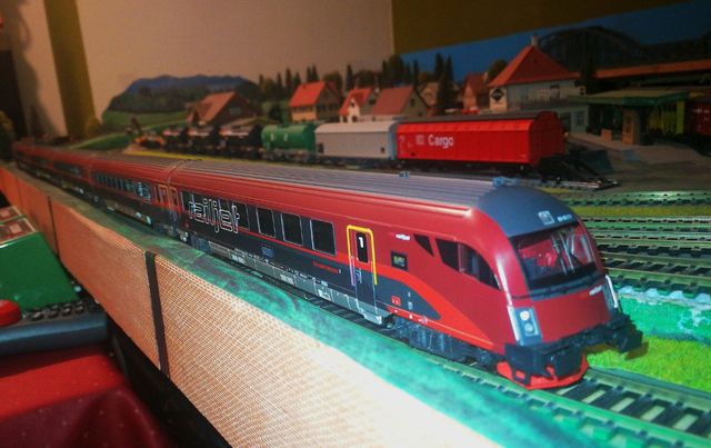 Roco Piko Railjet OBB H0 DC de segunda mano por 490 EUR en Venta de ...